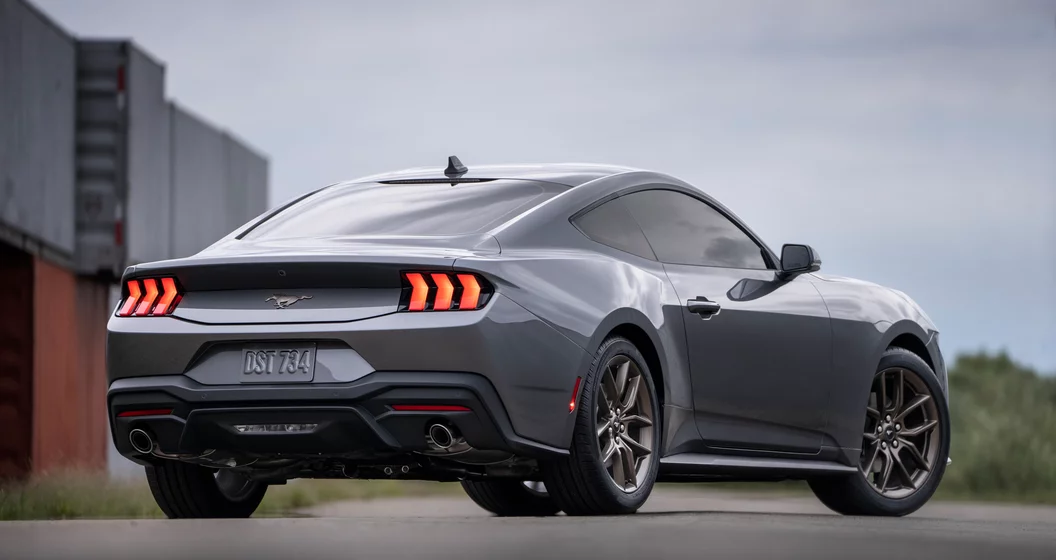 Gloednieuwe Ford Mustang behoudt zijn V8!