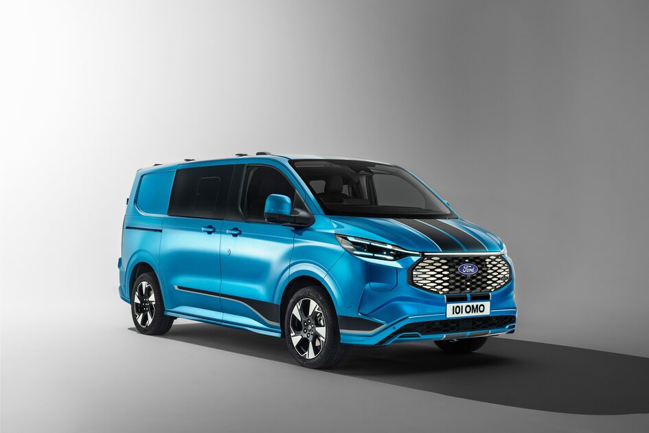 Ford dévoile le nouveau Transit Custom, hybride, électrique et connecté